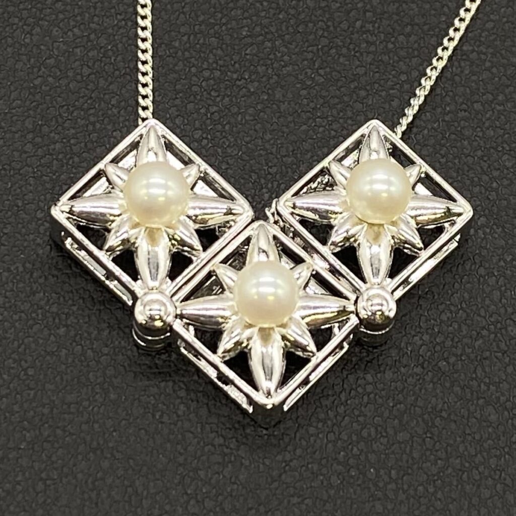 真珠ネックレス 買取 ｜アコヤ真珠[TASAKI 真珠ネックレス SILVER]を買取しました。【真珠買取リパール】 | 真珠買取専門店 銀座リパール